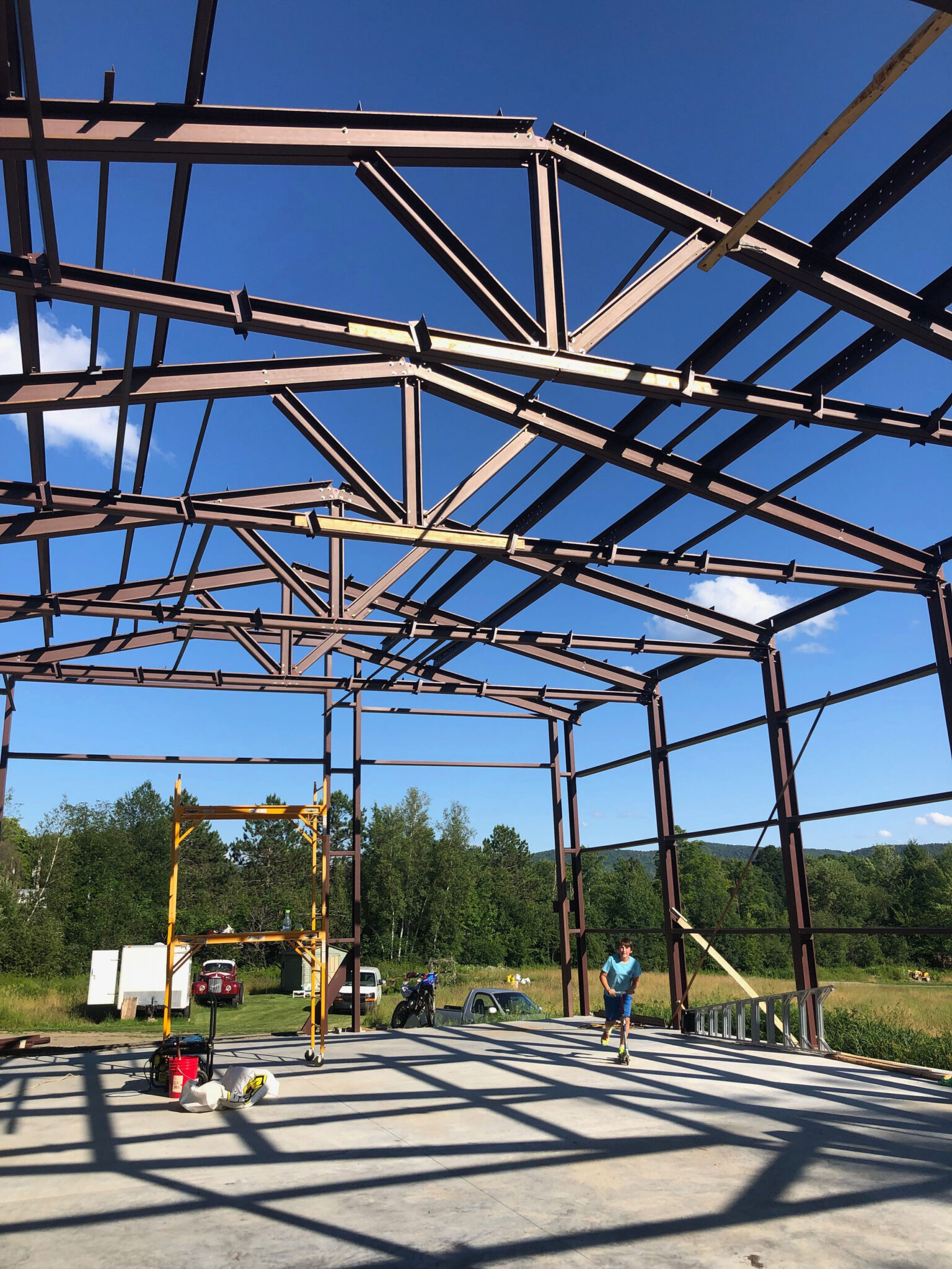 40x60x18 Steel Truss Building Garage in Vermont - Simpson Steel